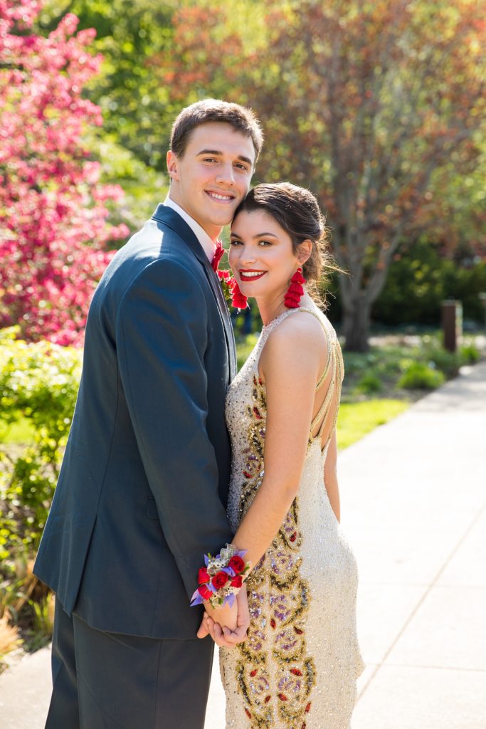 PROM 2019 at Luthy Botanical Gardens in Peoria, IL | Shelby Photography